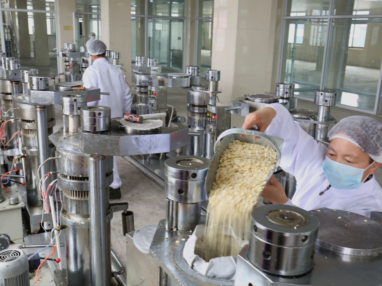 內地8月官方製造業PMI升至49.4勝預期 - RTHK