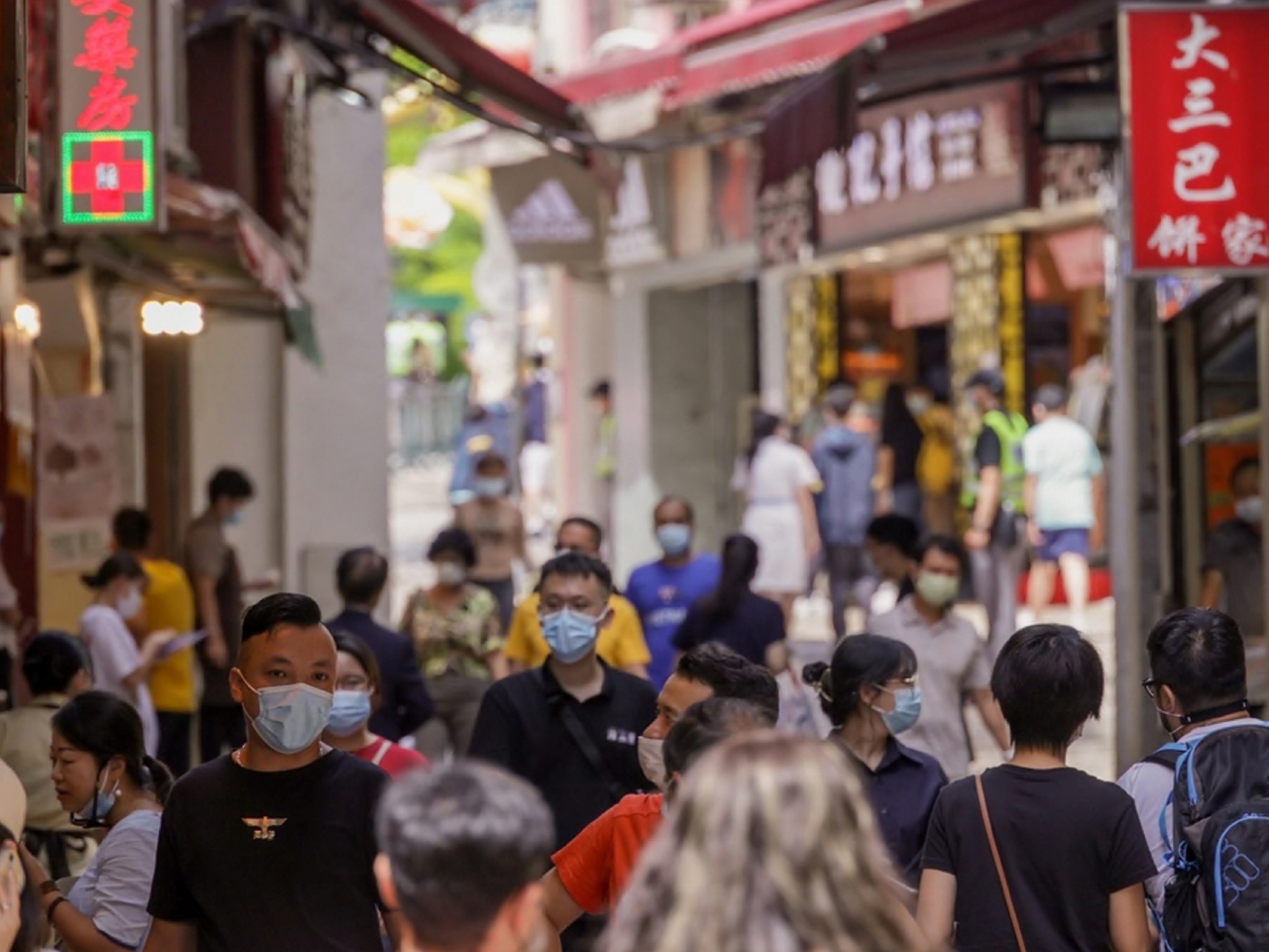 賀一誠希望內地放寬7+3政策後澳門會與香港同步 - RTHK