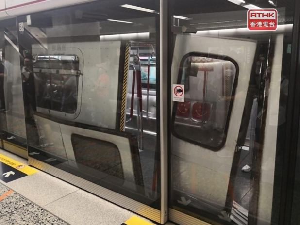 Several doors come off MTR train, one passenger hurt - RTHK
