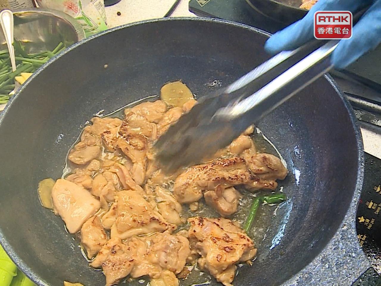 「活力午餐」暫停 有學校家長師生下廚煮午餐 - RTHK