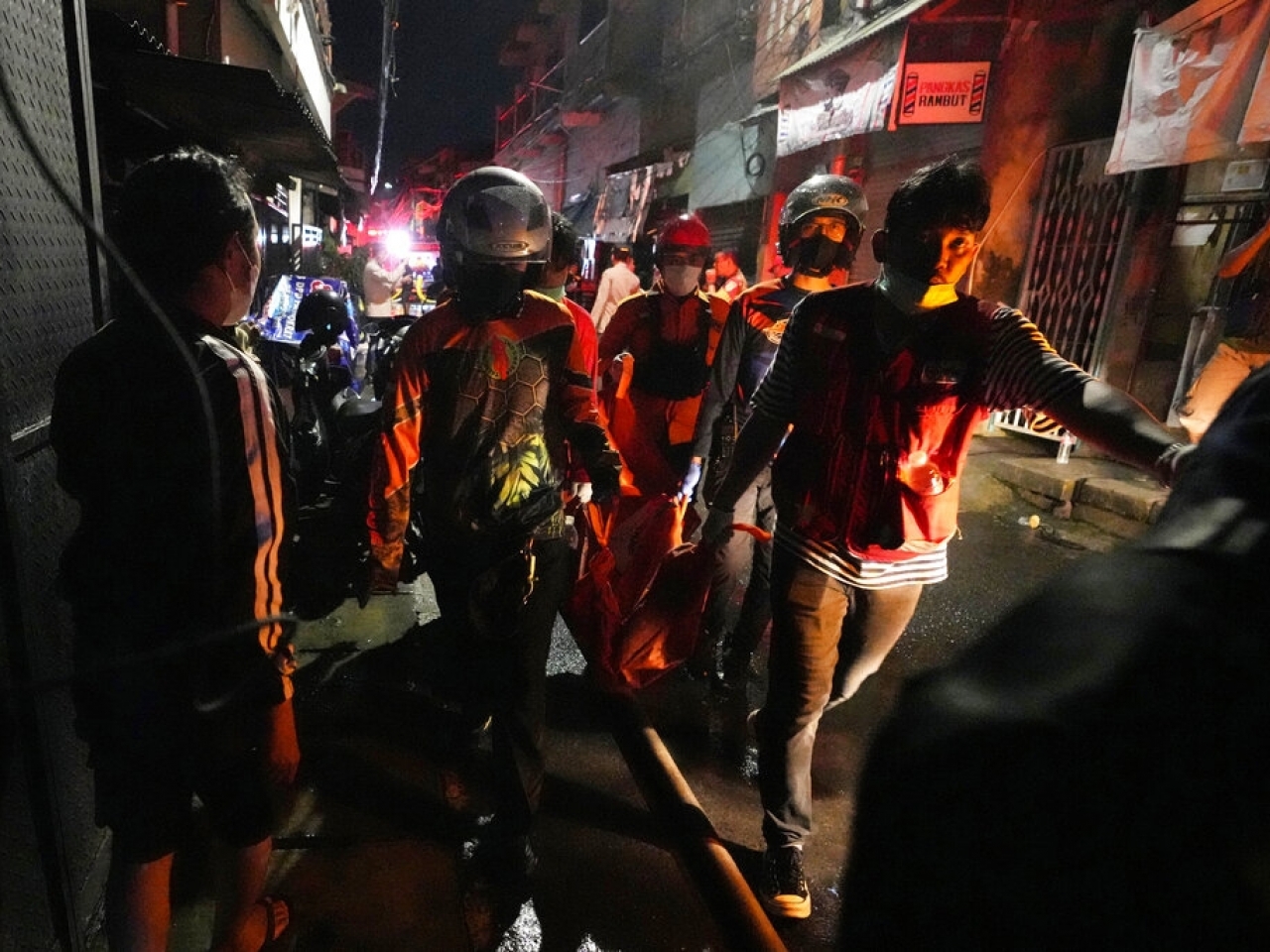 Deadly blaze rips through fuel store in Jakarta - RTHK