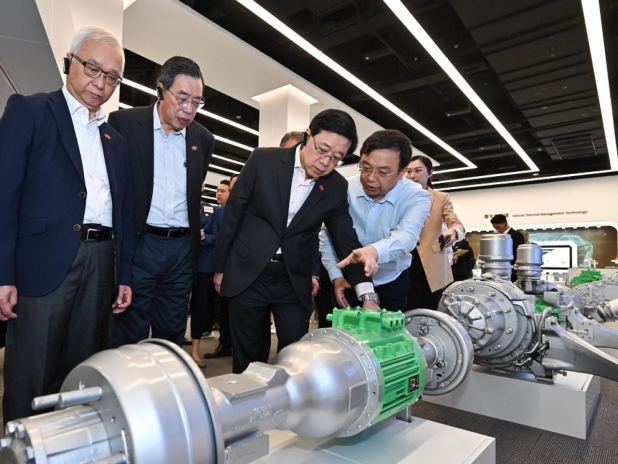 李家超抵東莞 稱冀推進大灣區建設更上新台階 - RTHK