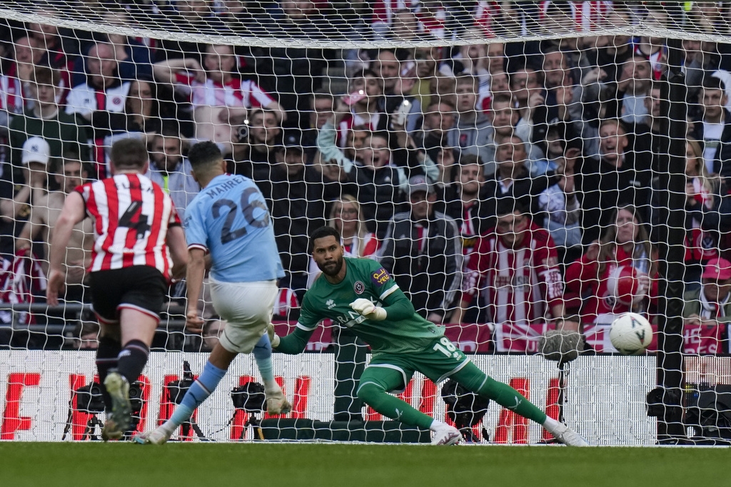 Mahrez Treble Fires Man City Into Fa Cup Final Rthk