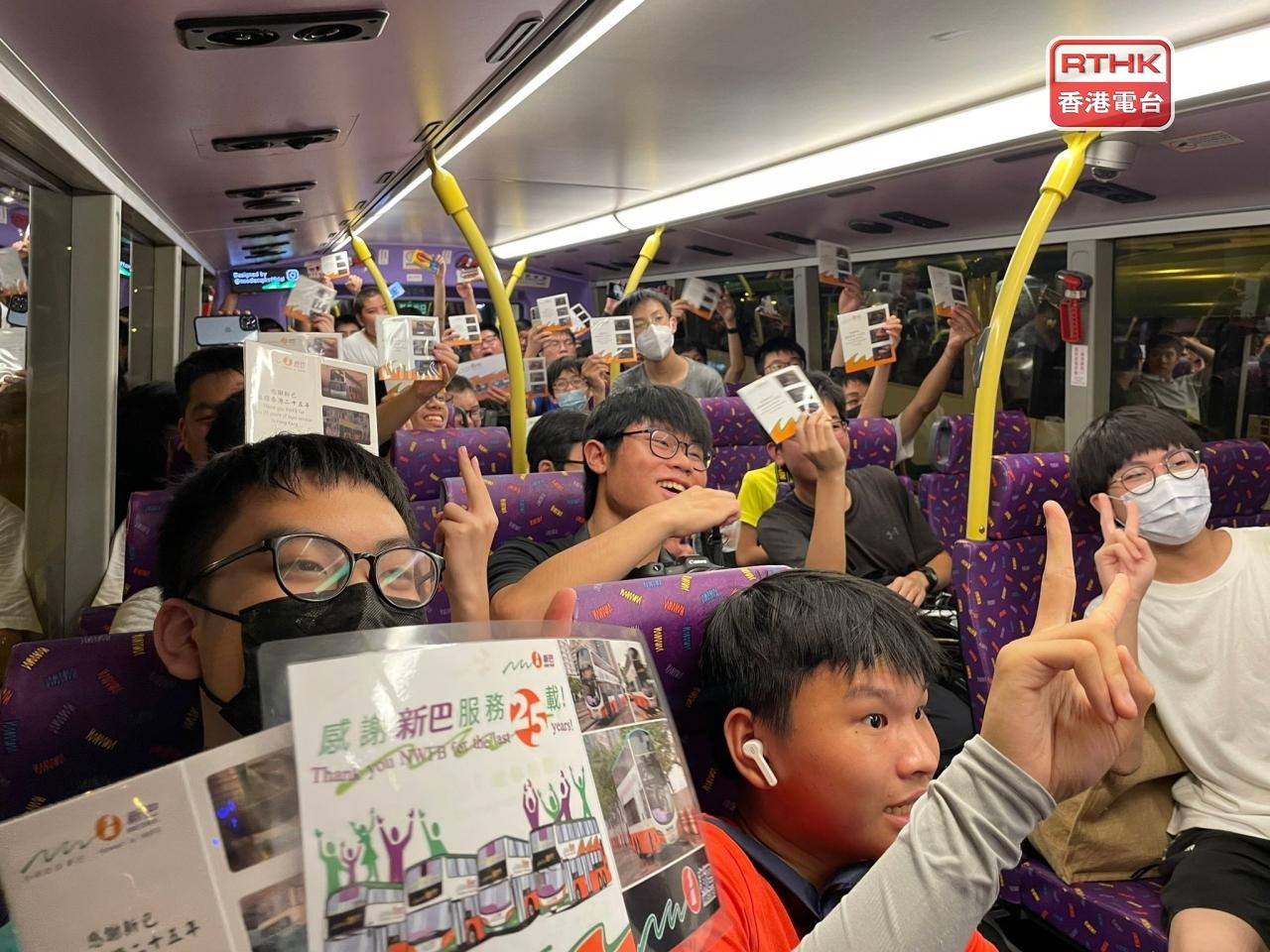 Fans say bye as New World Bus ends 25-year journey - RTHK