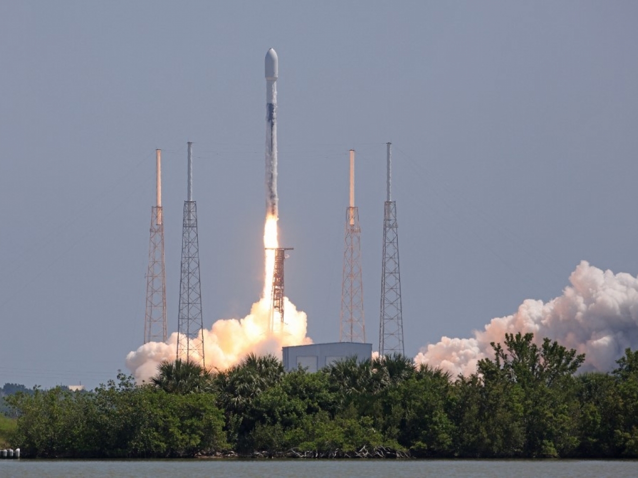 Euclid telescope launches on SpaceX rocket - RTHK