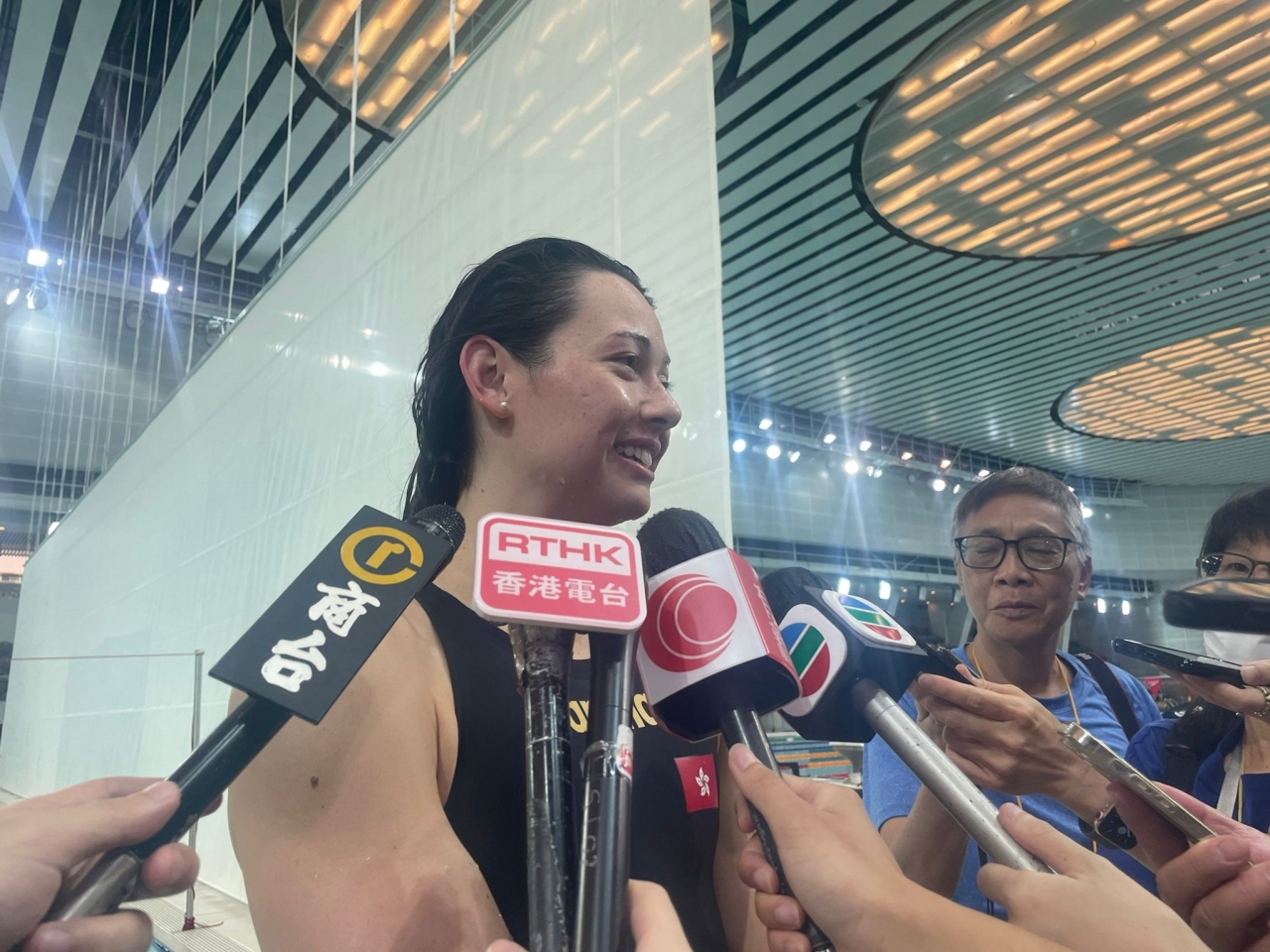 何詩蓓於香港公開游泳錦標50米自由泳奪金兼破港紀錄 - RTHK