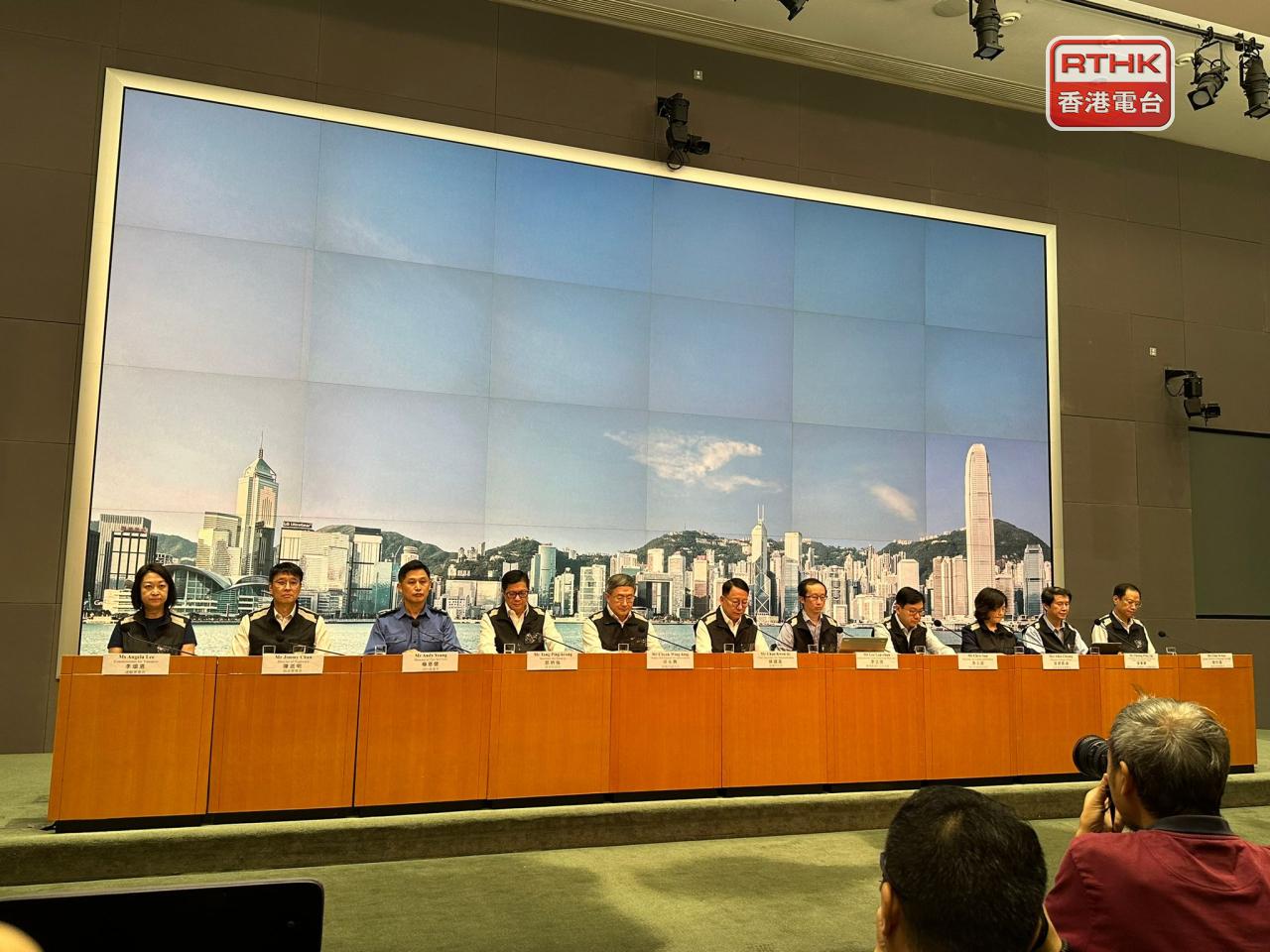 政府宣布極端情況至少維持至午夜12時 - RTHK