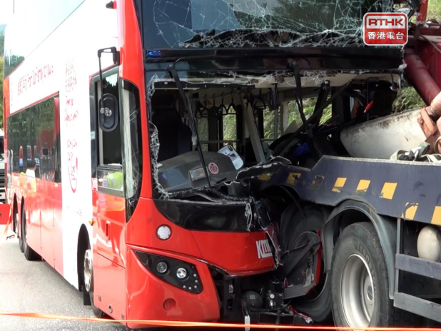 More than 40 injured after bus crashes into truck - RTHK