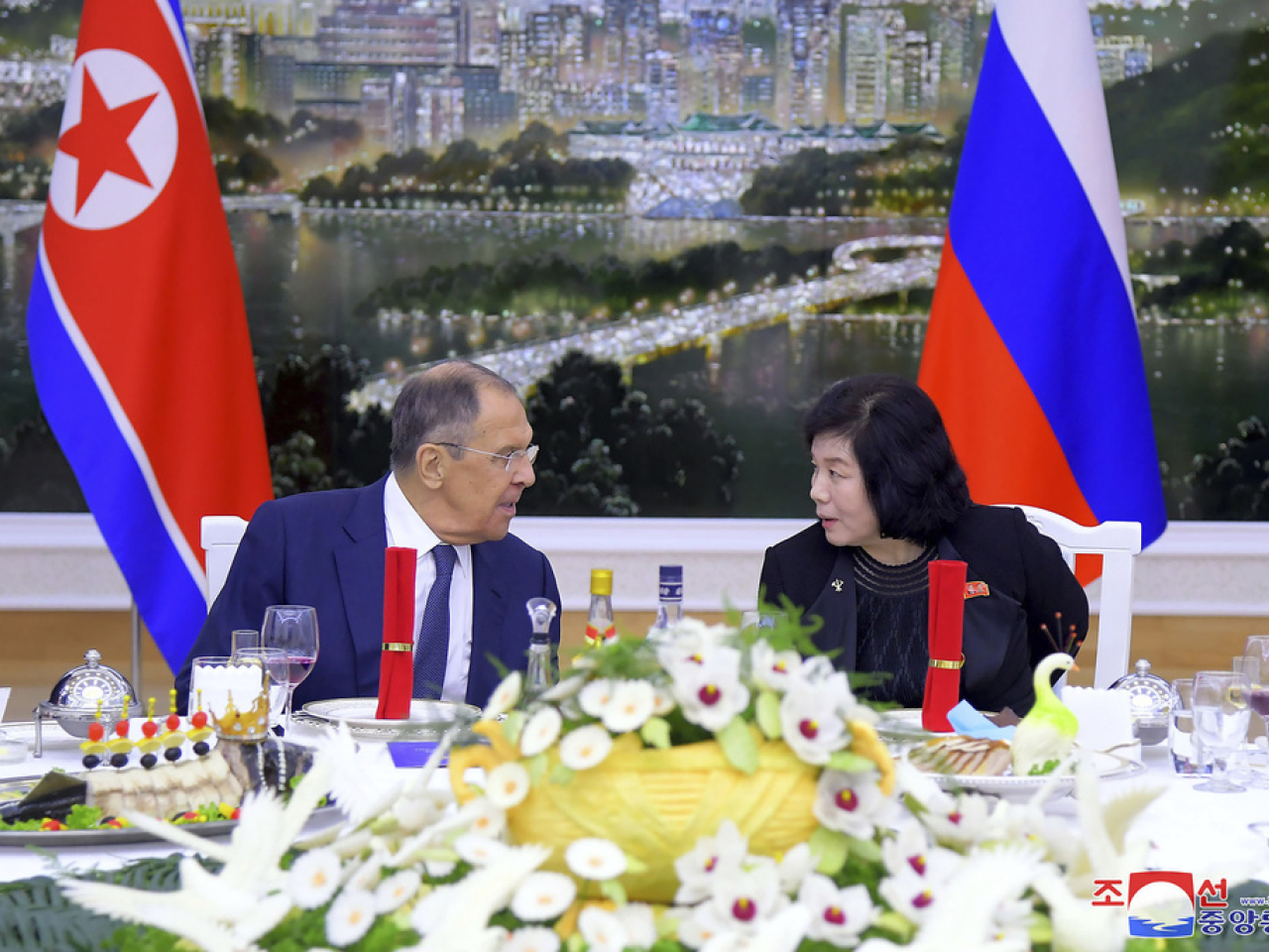 拉夫羅夫：俄朝關係達到新的戰略水平 - 新浪香港