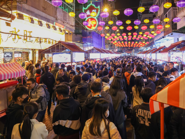 分析料香港PMI將徘徊50至51 夜繽紛等最快下季帶動經濟 - RTHK