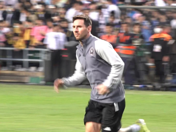 Sight of Messi delights thousands at HK Stadium - RTHK