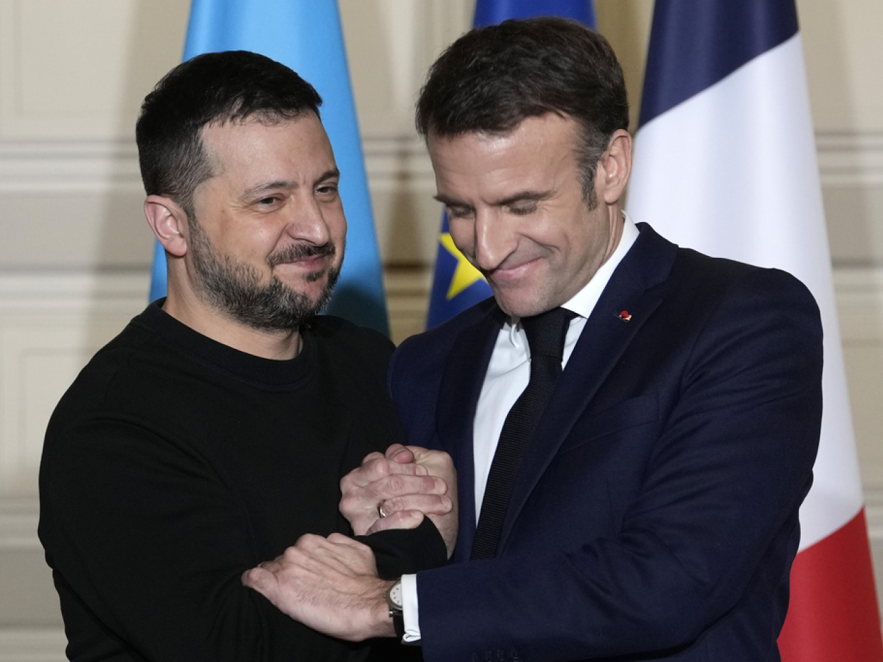 馬克龍與澤連斯基會談 雙方簽署新安全協議 - 時事台 - 香港高登討論區