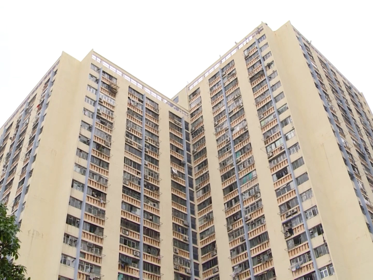 房委會建議公屋加租一成 何永賢相信大部分居民可負擔 - RTHK