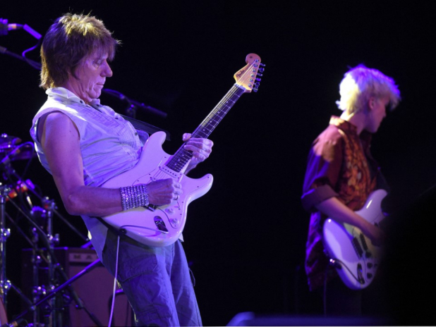 Jeff Beck guitar collection to go under the hammer - RTHK