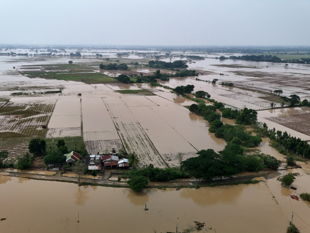 Fatalities as typhoon Man-yi lashes the Philippines - RTHK