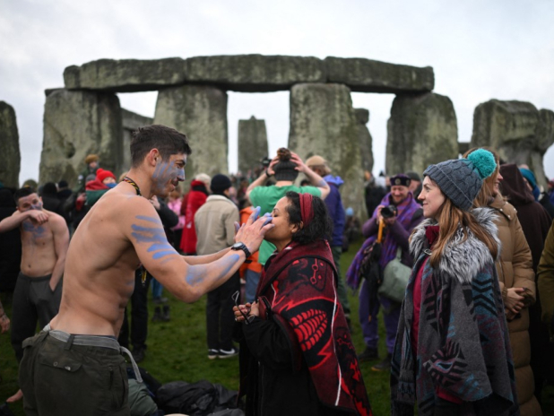 Thousands celebrate winter solstice at Stonehenge - RTHK