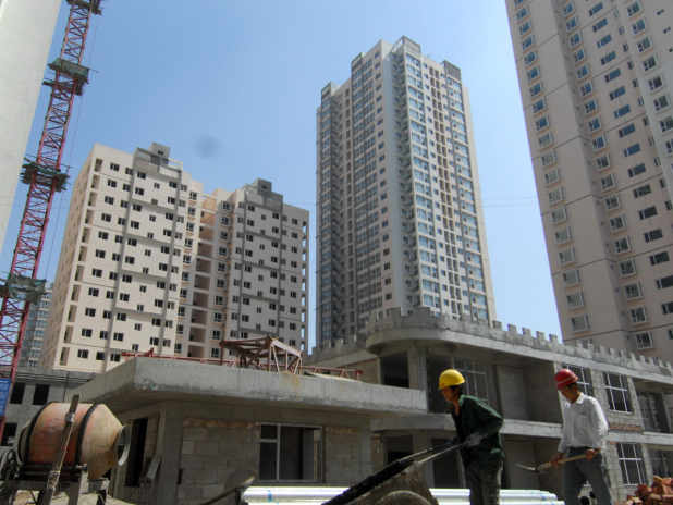 內地去年房地產開發投資按年跌10.6% 創紀錄新低 - RTHK