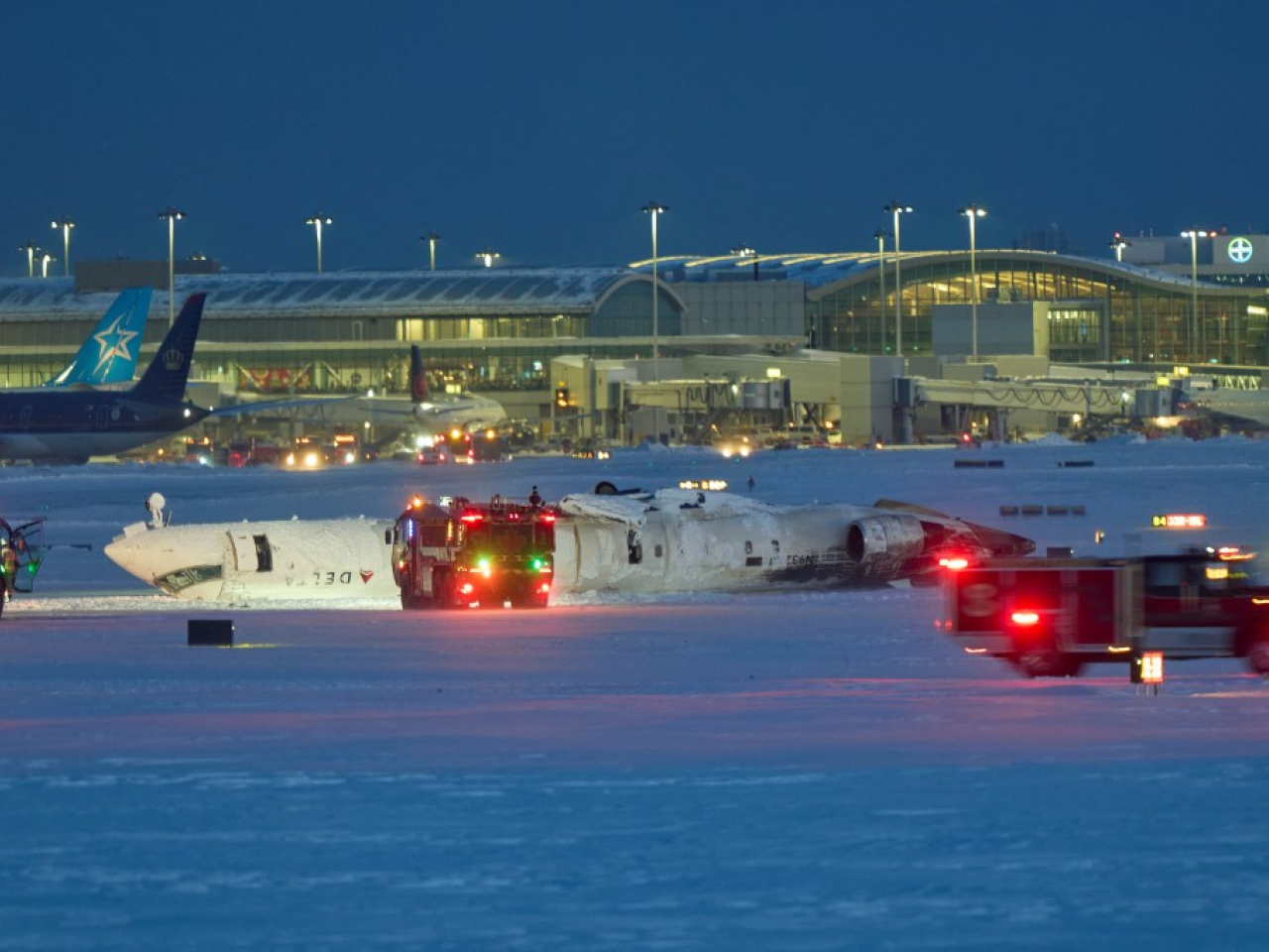 Plane flips upside down in Toronto crash, 18 injured - RTHK