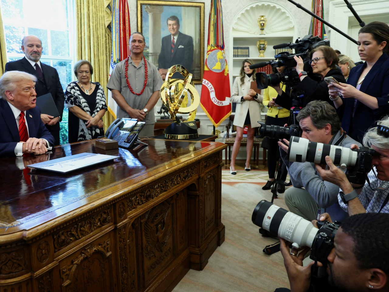 Trump says he is talking to China on trade - RTHK