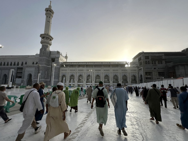 Million-plus pilgrims to begin hajj under blazing sun - RTHK