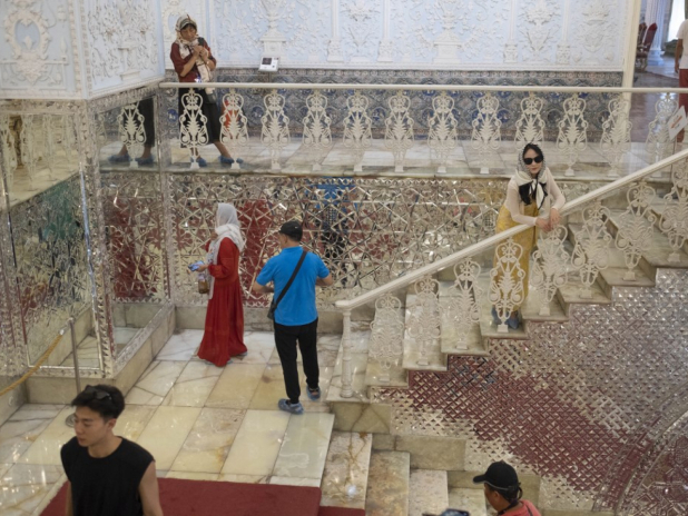 Almost 800 Chinese flee as Israel steps up strikes - RTHK