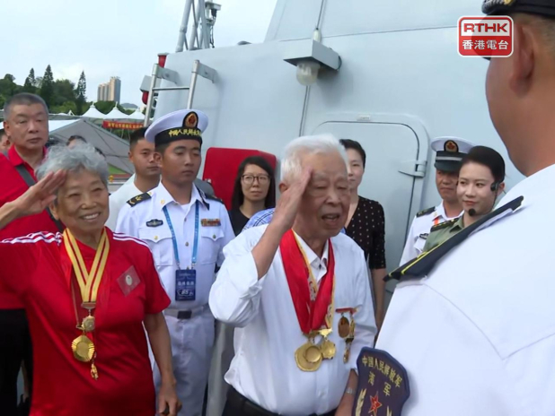 Veterans in SAR pay visit to Chinese naval fleet - RTHK