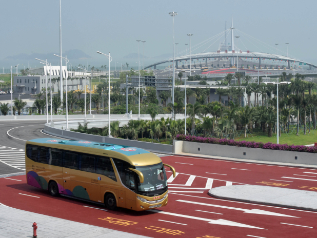 港珠澳大橋穿梭巴士香港往澳門尾班車8時開出 澳門回港9時開出 - RTHK