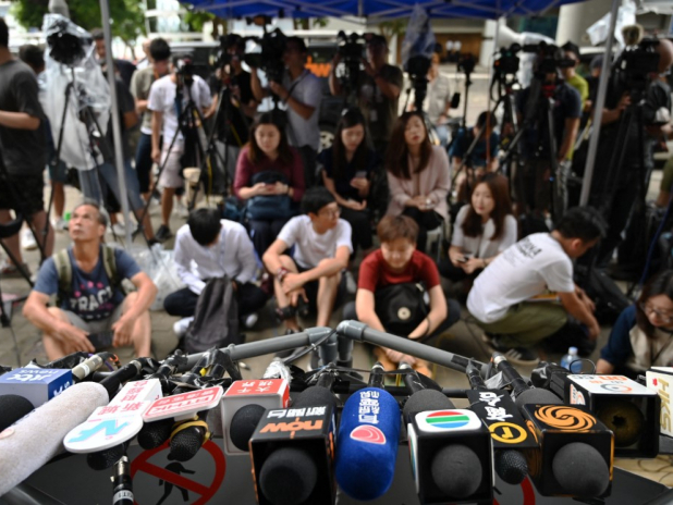 'Struggling' media to get help expanding beyond HK - RTHK