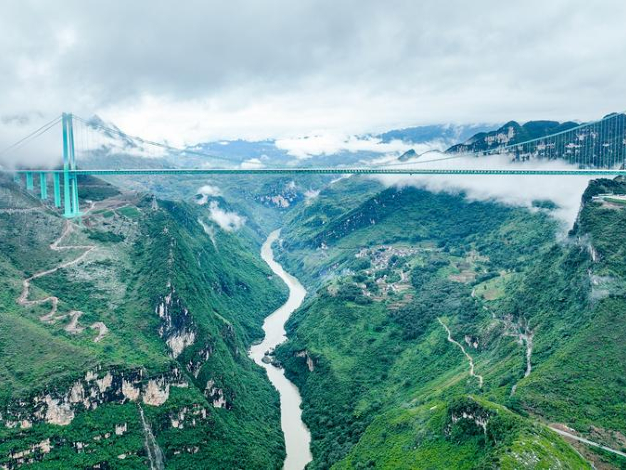 Sep 29 - Worlds Tallest/Highest Bridge Opens Up in Guizhou Province, China