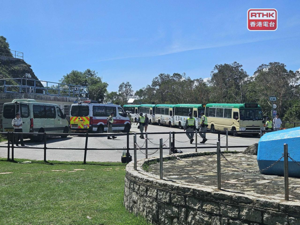 東壩專線小巴營辦商稱30輛小巴候命 今日運作大致暢順 - RTHK