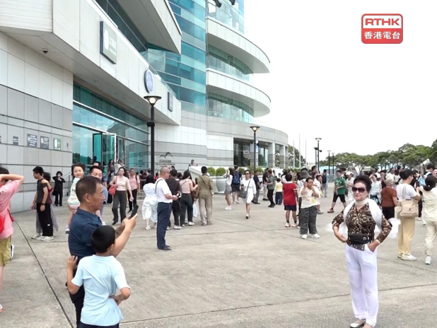 國慶黃金周首三天訪港內地旅客按年增加6.3% - RTHK