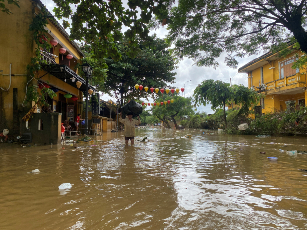 越南中部暴雨成灾增至最少35死 - RTHK