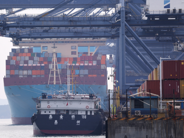 Chinese trade rises 3.6pc in first 10 months - RTHK