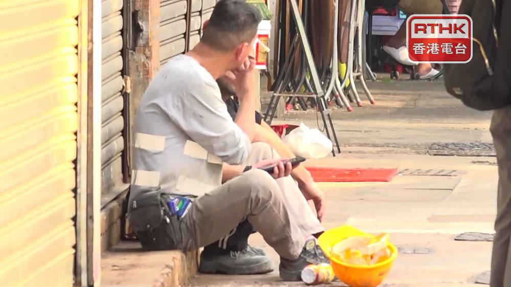 'Don't just sack builders who breach smoking ban' - RTHK