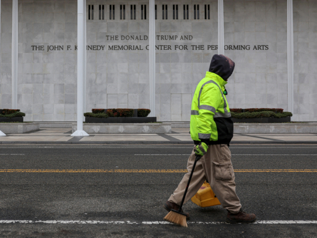 Trump closes Kennedy Center for 'complete rebuilding' - RTHK